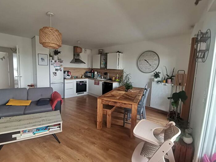 Quartiers Sud-Ouest, Sainte-Thérèse : Appartement 3 pièces à louer