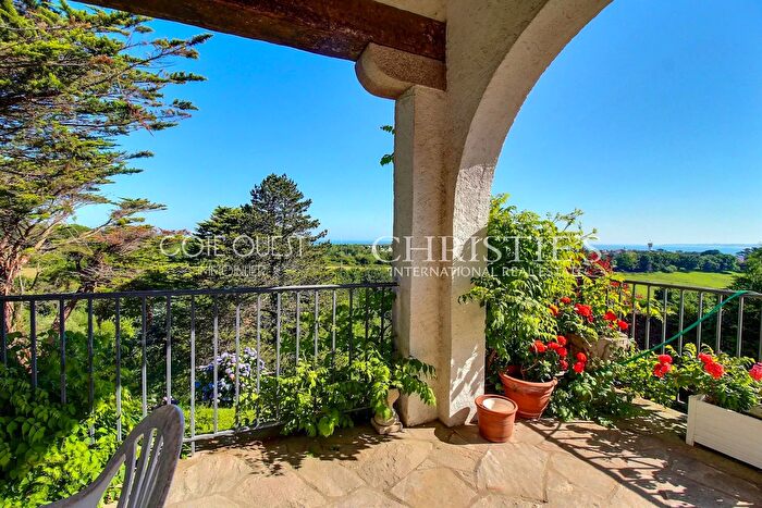 Maison à vendre - Urrugne - 8 pièces - 7 chambres