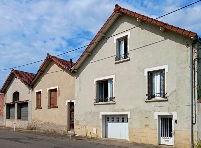 Maison à vendre - Sancoins - 5 pièces - 4 chambres
