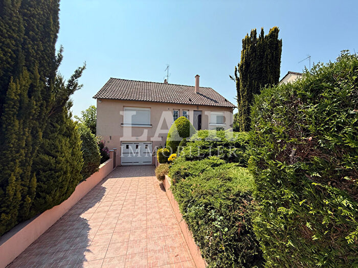 Maison 5 pièces à vendre à Saint-Aubin-de-Locquenay