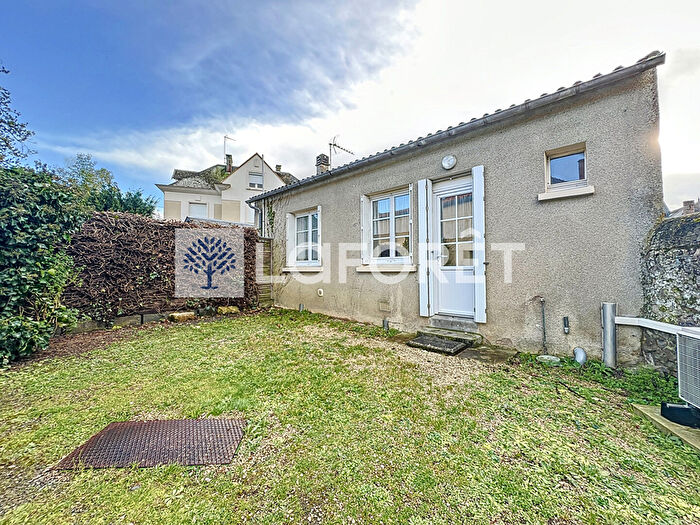 Maison 2 pièces à Saint-Varent, à louer