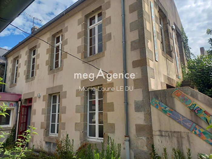 Maison à vendre - Guerlesquin - 9 pièces - 4 chambres