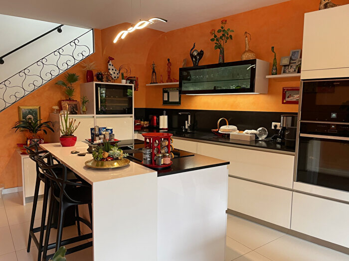 Maison à vendre - Cognac, Centre-ville, Gare - 9 pièces - 4 chambres