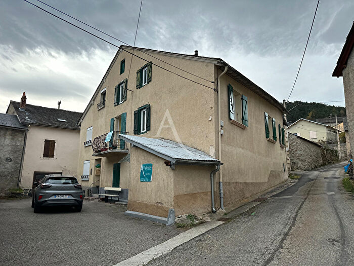 Maison à vendre - Le Pla - 9 pièces - 5 chambres