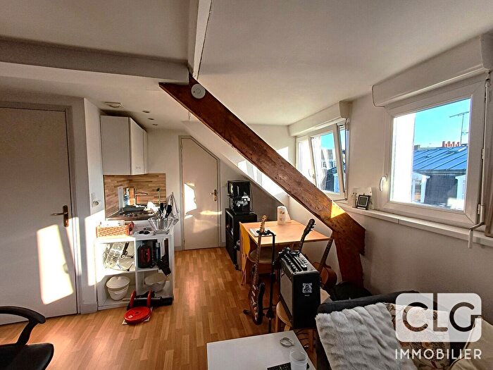Appartement à louer - Centre Ville, Quimper - 1 pièce