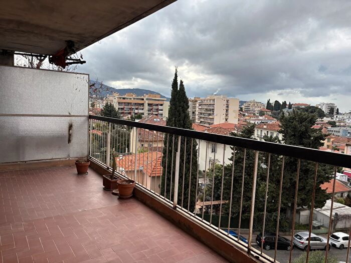 Appartement à louer - Nice, Saint-Sylvestre - 3 pièces - 2 chambres