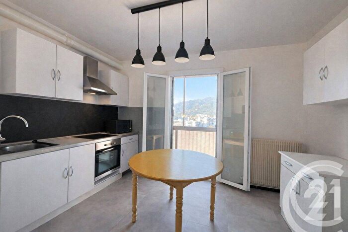 Appartement à louer - Ajaccio - 3 pièces - 2 chambres