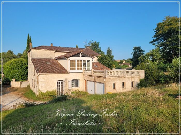 Maison à vendre - Villegouge - 11 pièces - 7 chambres