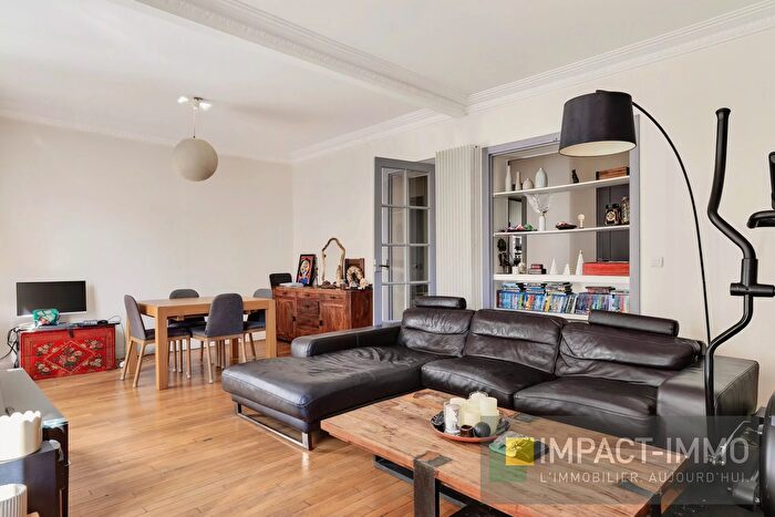 Courbevoie, Bécon : Appartement 4 pièces à vendre