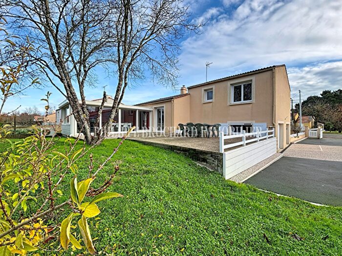 Maison à vendre - Mareuil-sur-Lay-Dissais - 5 pièces - 3 chambres