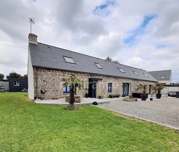 Maison à vendre - Ergué-Gabéric - 5 pièces - 3 chambres