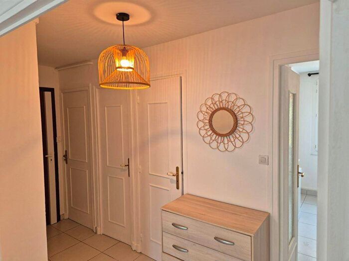 Appartement à louer - Grenoble - 4 pièces - 3 chambres