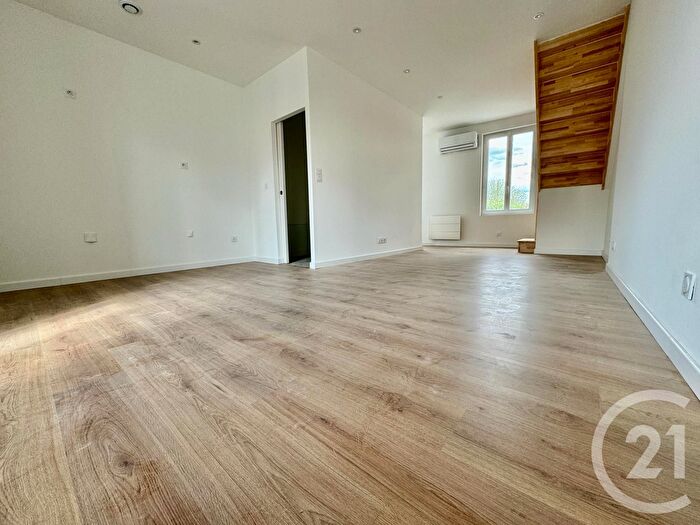 Maisons à vendre et appartements à louer - 1