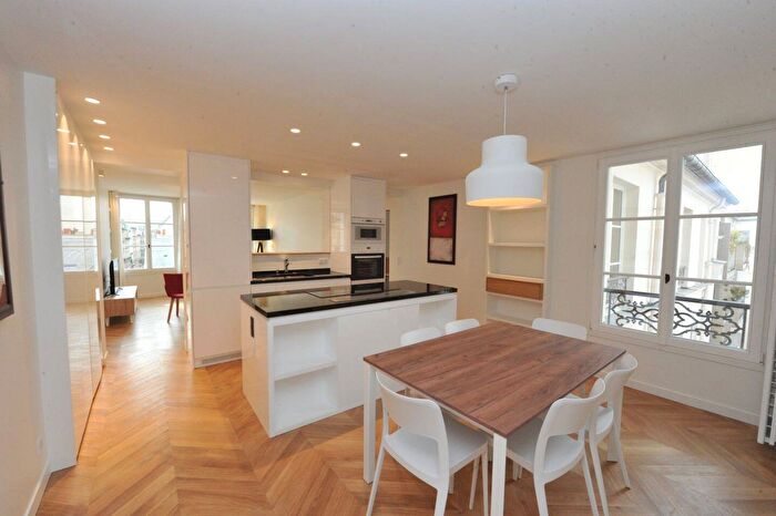 Appartement à louer - Clichy-Trinité, Paris ème arrondissement - 3 pièces - 2 chambres