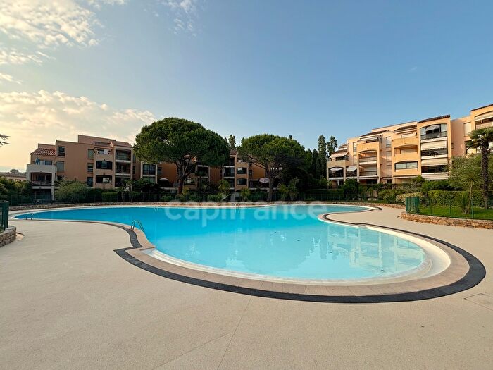 Appartement à vendre - Mougins, Centre-ville, Village, Tournamy, Le Val de Mougins - 2 pièces - 2 chambres