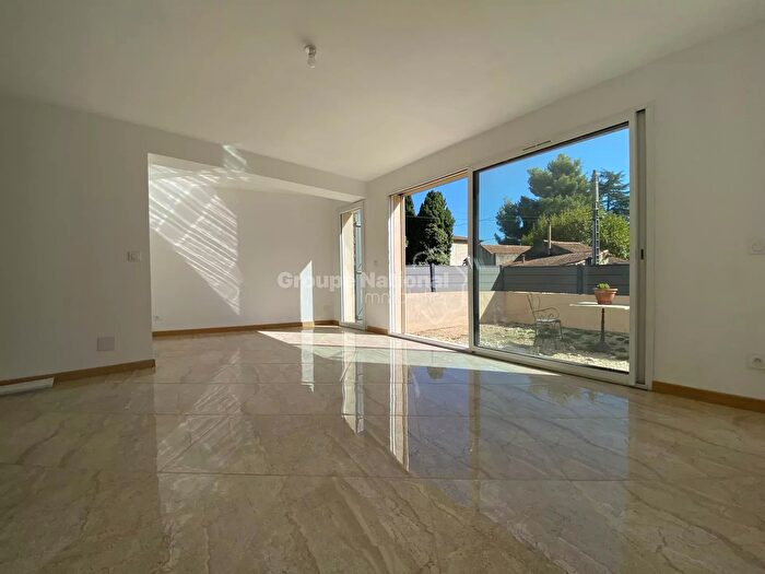 Appartement à vendre - Salon-de-Provence, Touret, Route dEyguières - 4 pièces - 3 chambres