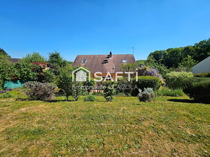 Maison à vendre - Saint-Arnoult-en-Yvelines - 7 pièces - 5 chambres