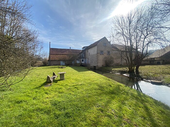 Maison à vendre - Saint-Marc-sur-Seine - 5 pièces - 3 chambres