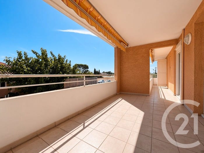 Plan-de-Cuques - Appartement 3 pièces à louer