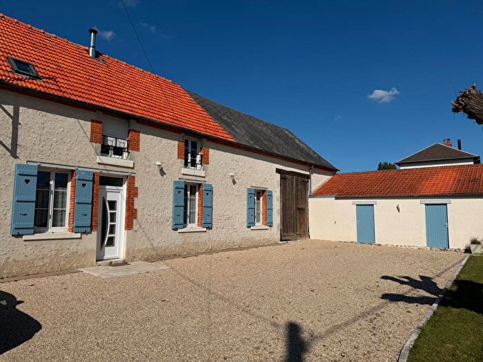 Maison à vendre - Mareau-aux-Prés - 5 pièces - 4 chambres