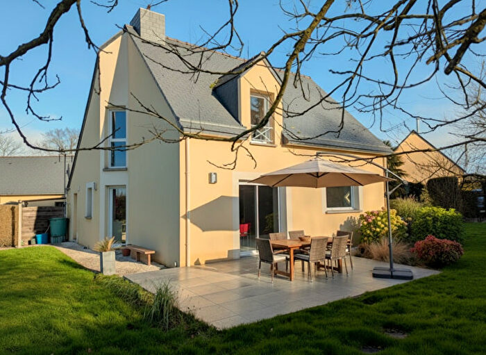 Maison à vendre - Saint-Germain-en-Coglès - 5 pièces - 4 chambres