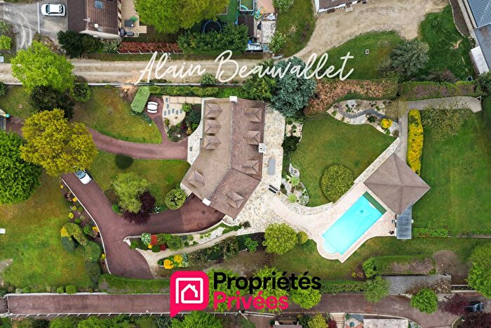 Boissy-sous-Saint-Yon : Maison 8 pièces à vendre