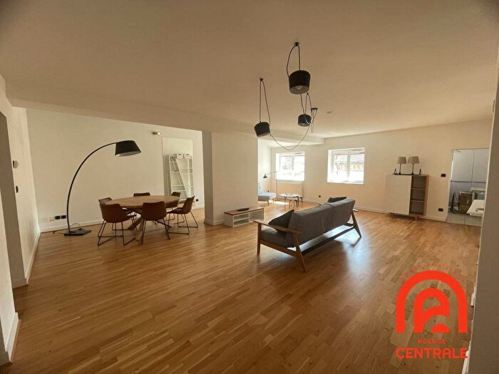 Appartement à louer - Ainay, Lyon ème arrondissement - 4 pièces - 3 chambres