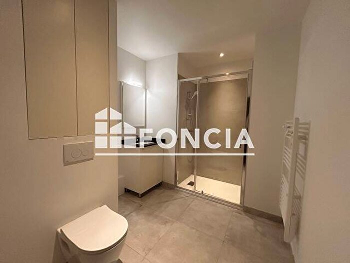 Appartement à louer - Haute Follis-Saint Martin, Laval - 1 pièce