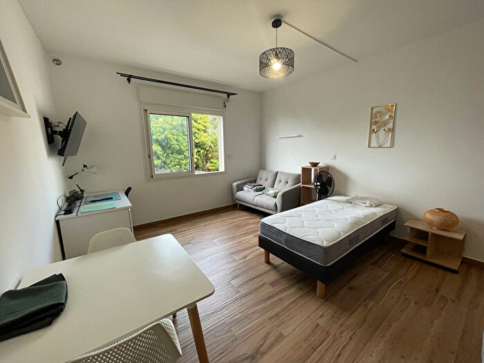 Appartement à louer - Le Tampon, Centre-ville - 1 pièce
