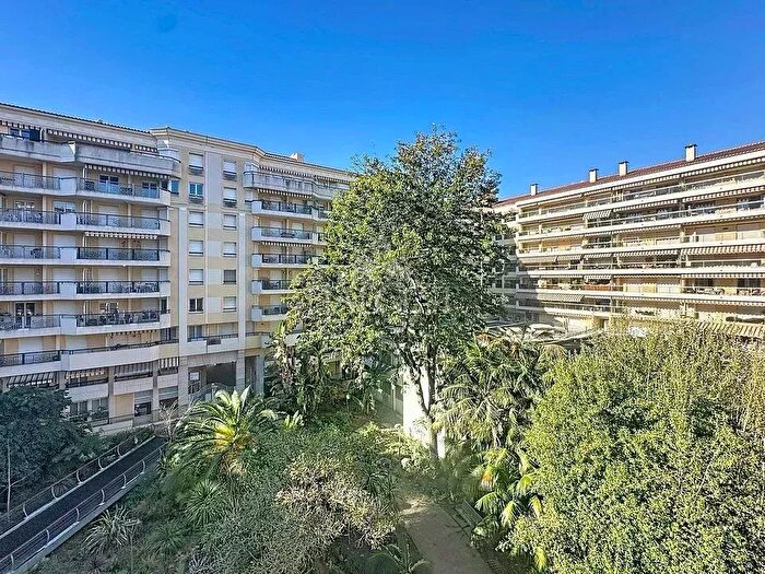 Appartement à vendre - Menton, Hôtel de Ville, Vieille Ville, Musée, Madone, Carnolès - 3 pièces - 2 chambres