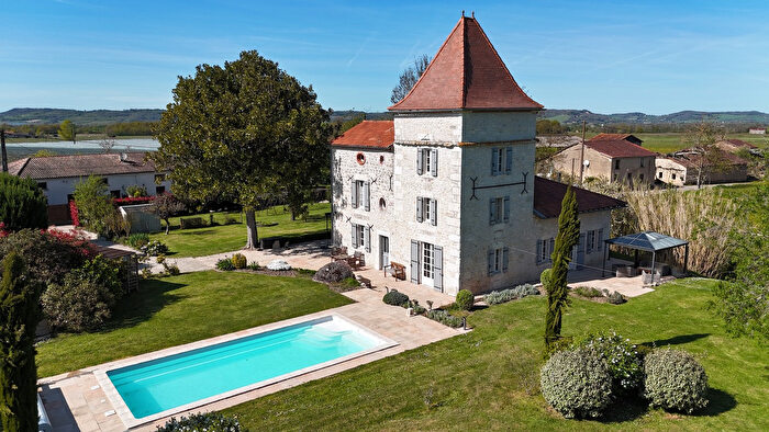 Maison à vendre - Saint-Sardos - 7 pièces - 3 chambres