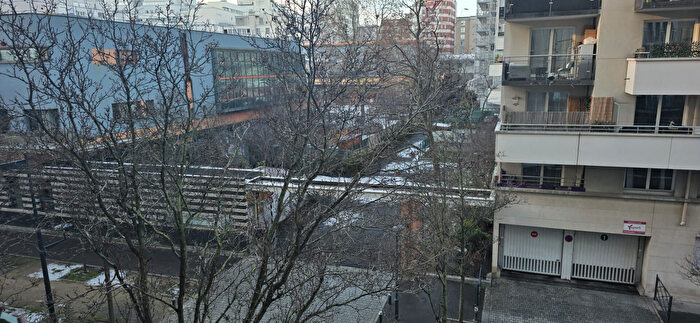 Appartement à louer - Courbevoie, Faubourg de lArche - 4 pièces - 3 chambres