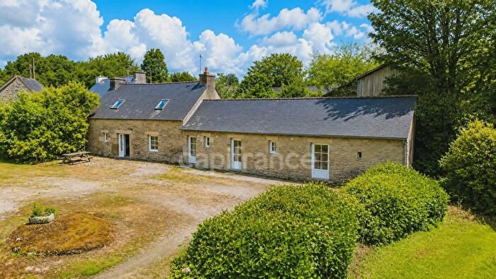Plounéour-Ménez : Maison 7 pièces à vendre