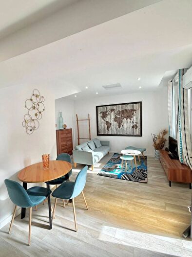 Appartement à louer - Jardins de la Fontaine, Nîmes - 3 pièces - 2 chambres