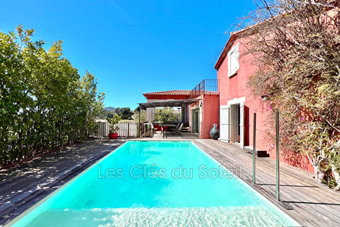 Maison 8 pièces à Carqueiranne, à vendre