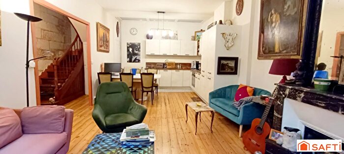 Maison à vendre - Saintes, Centre-ville - 4 pièces - 3 chambres