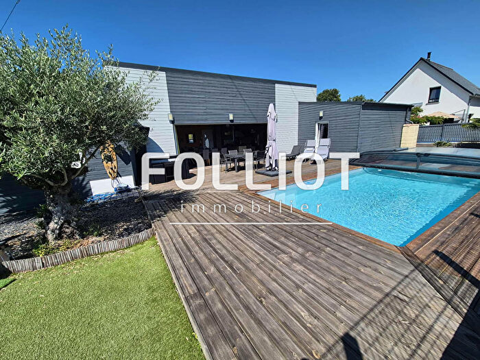 Maison à vendre - Saint-Planchers - 6 pièces - 4 chambres