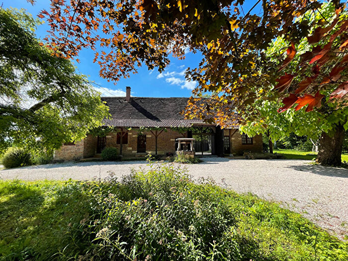 Maison 7 pièces à vendre - Saint-Usuge