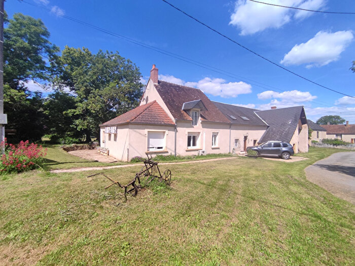 Maison à vendre - Saint-Jeanvrin - 6 pièces - 3 chambres