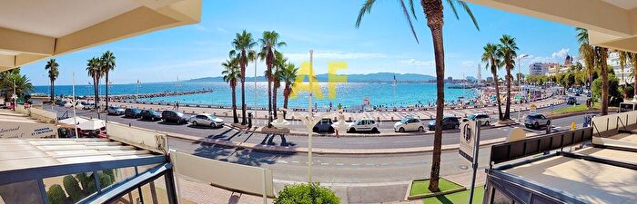 Appartement à louer - Saint-Raphaël - 2 pièces - 1 chambre