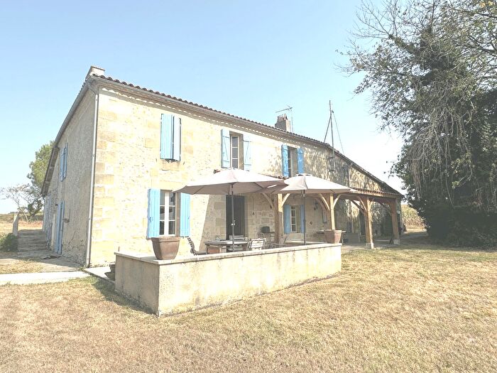 Maison à vendre - Saint-Pardoux-Isaac - 8 pièces - 6 chambres