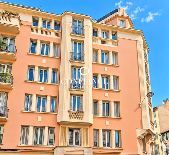 Appartement 2 pièces à Nice, Le Port, à vendre