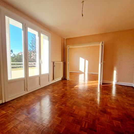 Appartement à louer - Nevers, Maupas, Victor-Hugo - 3 pièces - 2 chambres