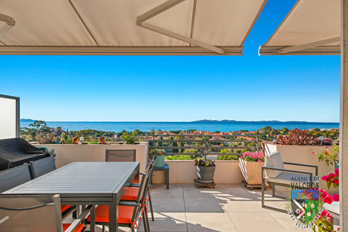 Appartement à vendre - La Londe-les-Maures, Valcros, Alicastre, Haut Pansard, Bas Pansard, Le Pin - 3 pièces - 2 chambres