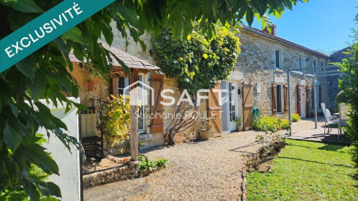 Maison à vendre - Bazoges-en-Pareds - 9 pièces - 5 chambres