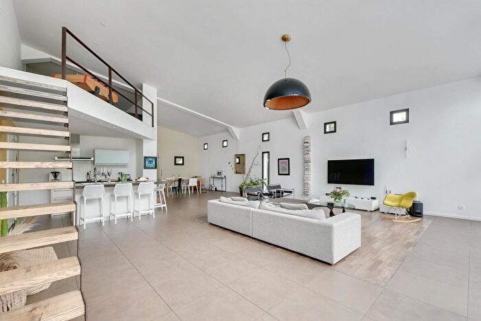 Maisons à vendre et appartements à louer - 1