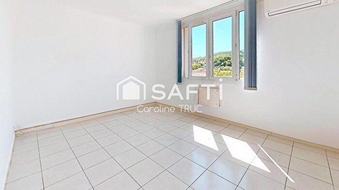 Appartement à vendre - Brignoles, Centre-ville, Vieille ville - 3 pièces - 2 chambres