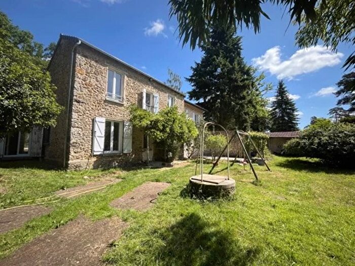 Lévis-Saint-Nom : Maison 10 pièces à vendre