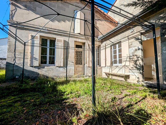 Maison à vendre - Coutras - 5 pièces - 4 chambres