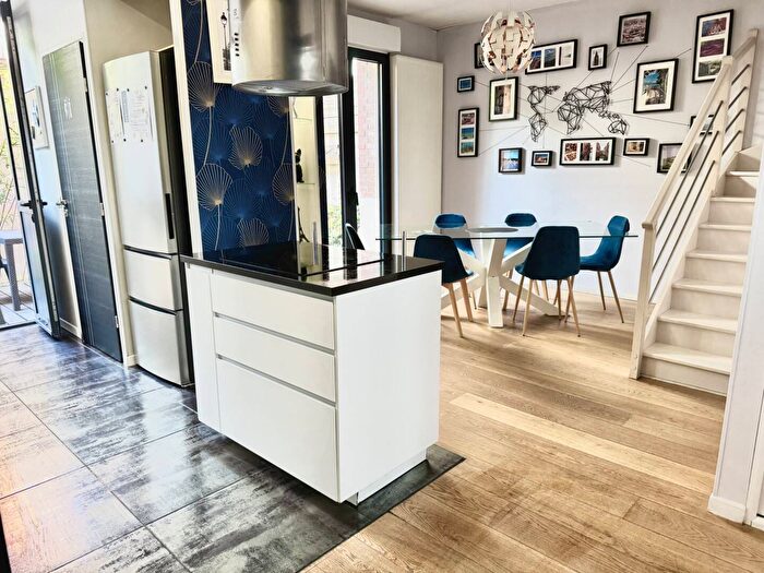 Appartement à louer - Maisons-Alfort - 5 pièces - 3 chambres